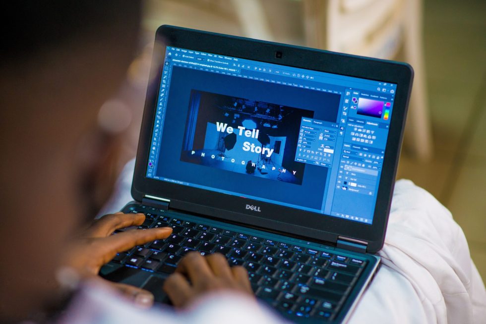 How does visual communication differ from written communication? - Blue ...