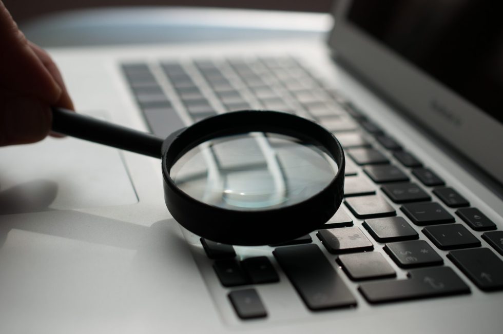 Magnifying glass effect with Adobe Photoshop - Blue Sky Graphics