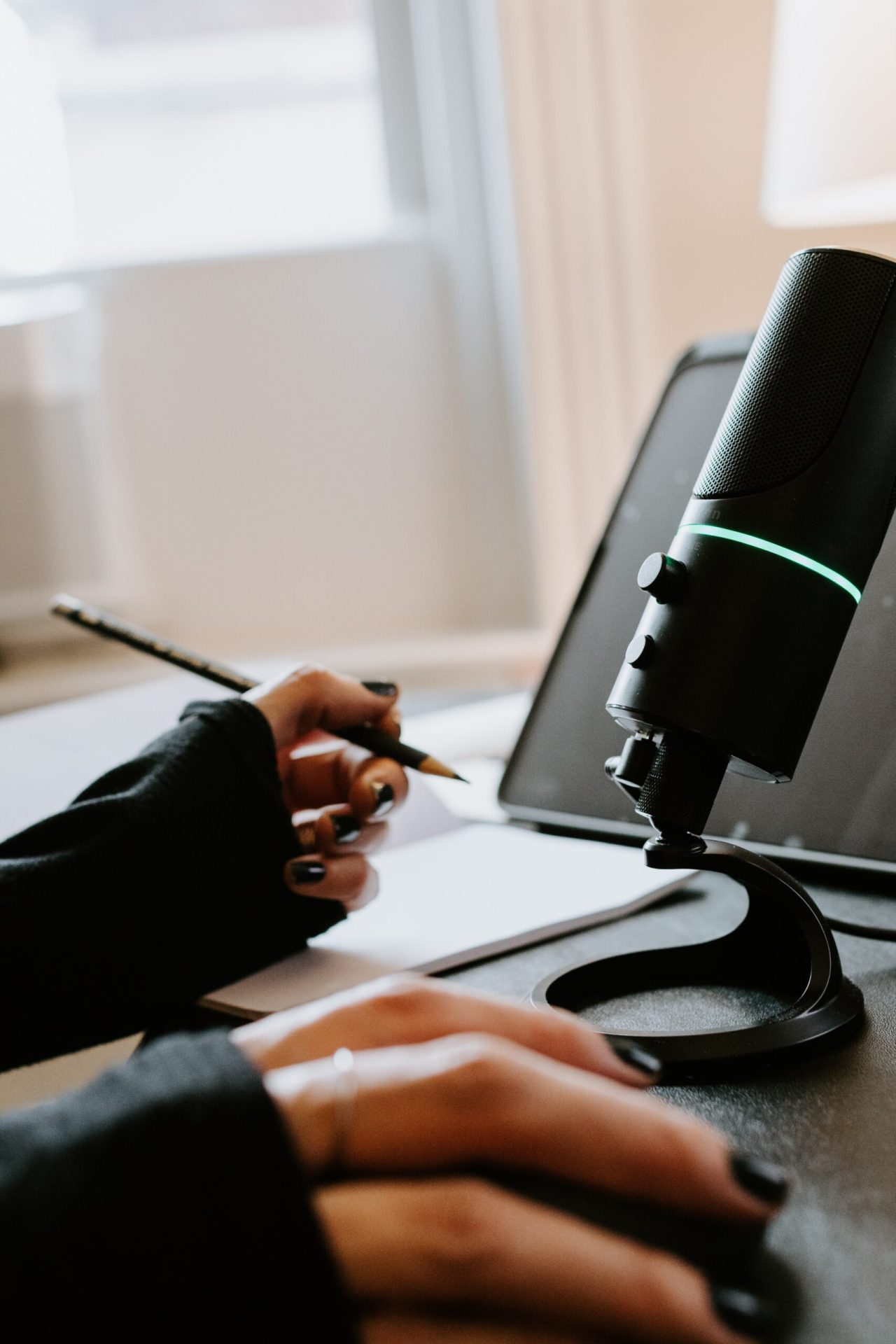 Unlock your creative potential: Learn graphic design at home - Blue Sky ...